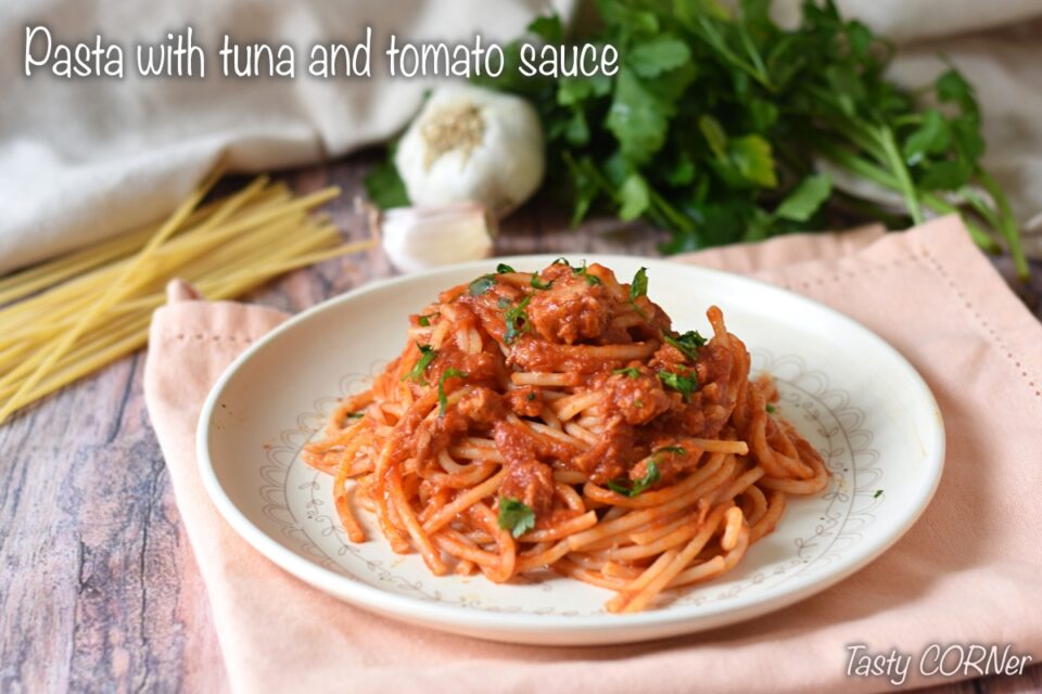 Pasta with tuna and tomato sauce: Italian recipe in 20 minutes!