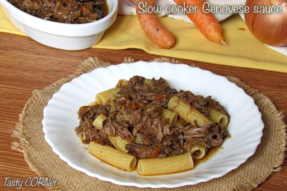 Slow cooker Genovese sauce: Neapolitan recipe with beef & onions