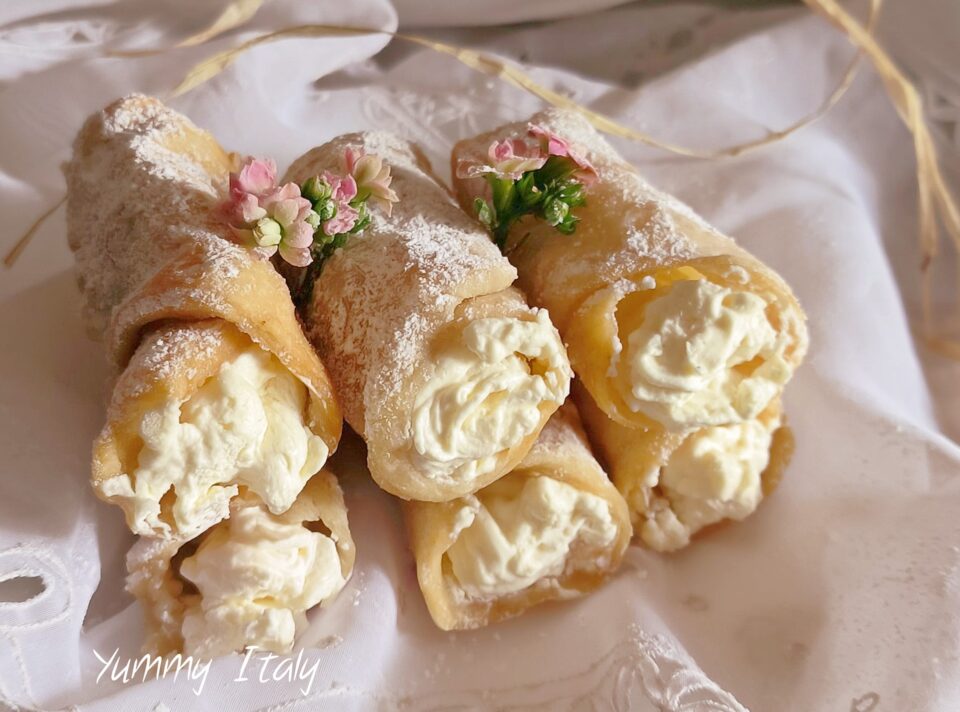 CANNOLI WITH CREAM AND MASCARPONE CHEESE - Yummy Italy