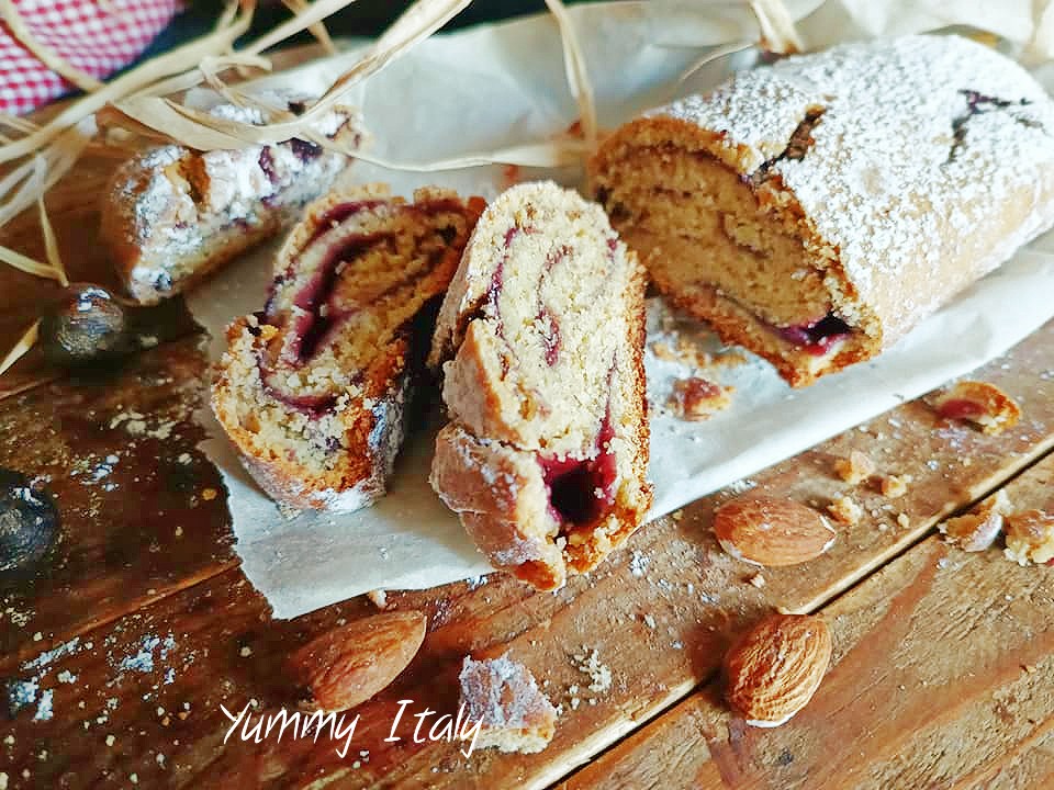 ALMOND SHORTBREAD ROLL - Yummy Italy